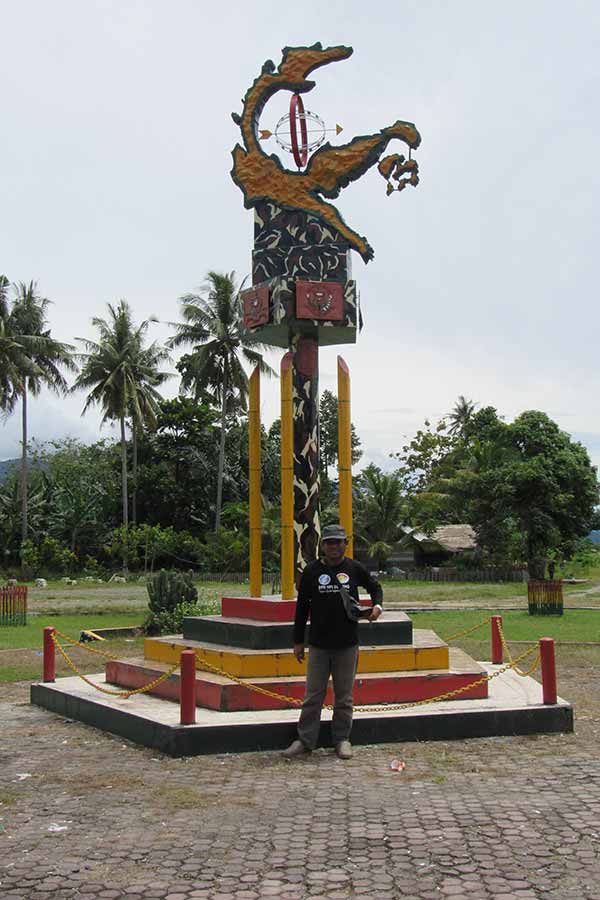 Equator line tour | Malia Tours Indonesia